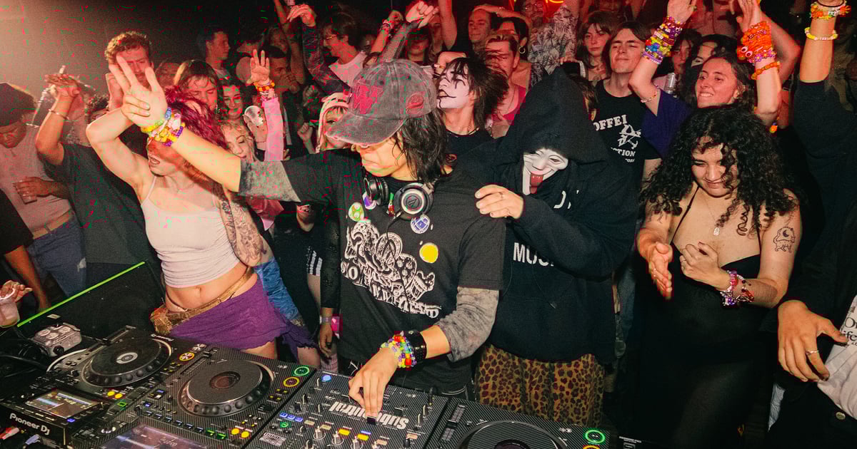 Replicator b2b Feardotcom - BOILER ROOM