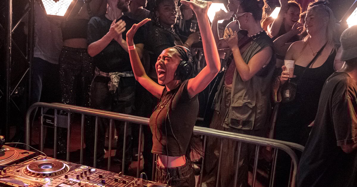 Tarzsa - BOILER ROOM